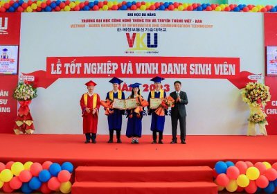 VKU Solemnly Organized the Gradution Ceremony and Honoring Students in ...