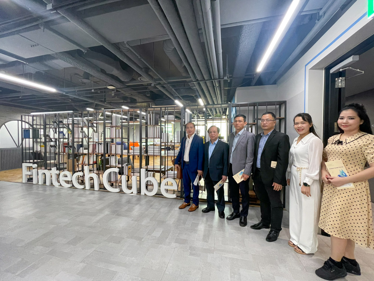 UD and VKU delegation visited to Fintech Cube Financial Center, South ...